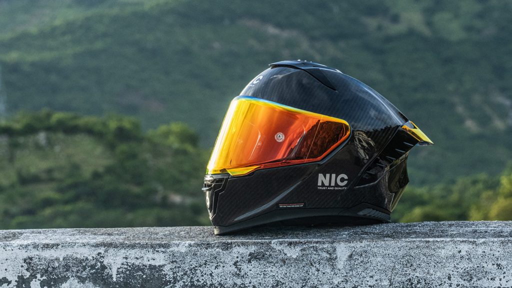 Top 4 mẫu nón fullface đẹp khiến ai cũng "xiêu lòng"