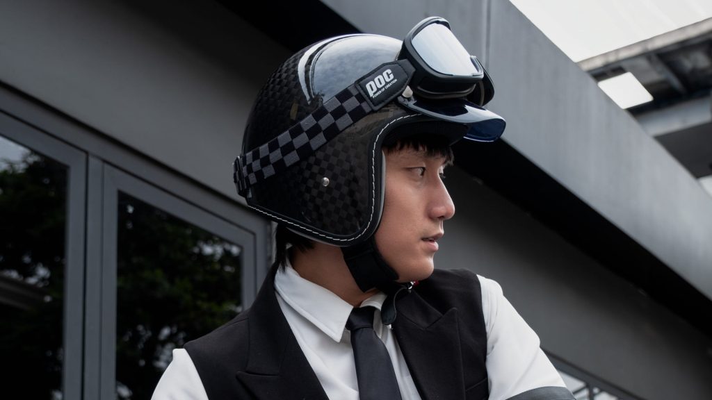 Nón bảo hiểm kết hợp cùng phong cách cafe racer siêu ngầu